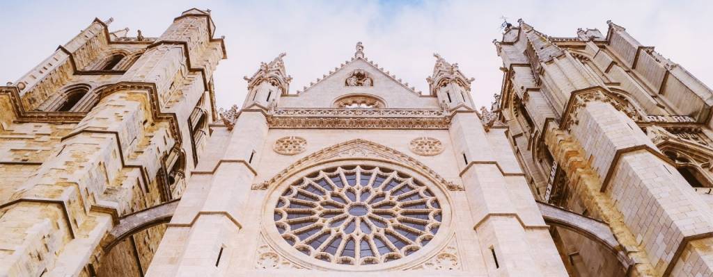 Cheap flights from Dubai to Leon - Iberia Russia